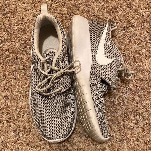 Nike | Shoes | Nike Roche Blacktan Y7 | Poshmark